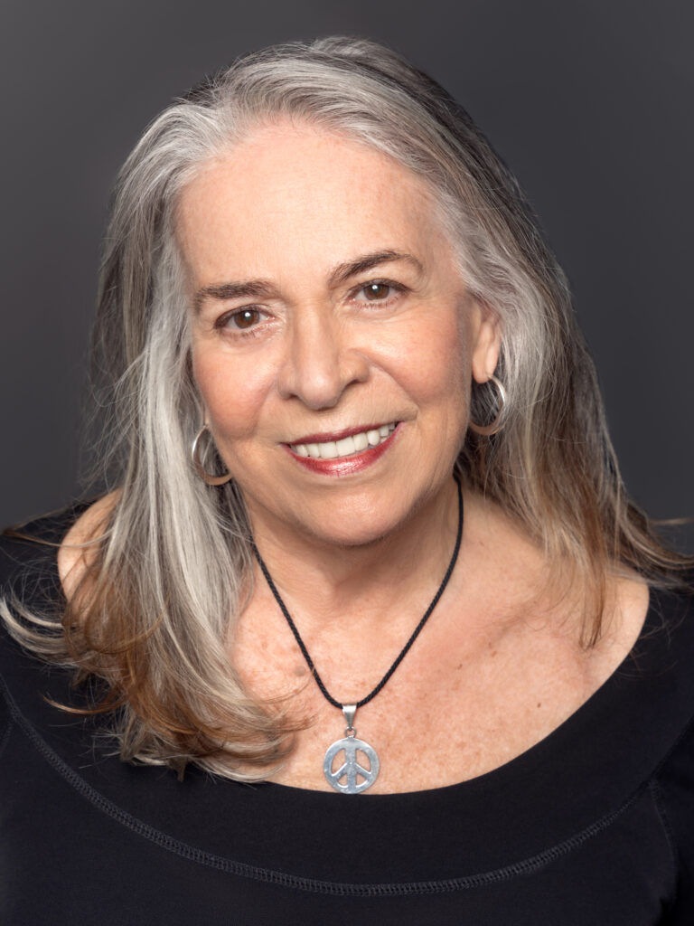 About Lynda – LYNDA SMITH HOGGAN